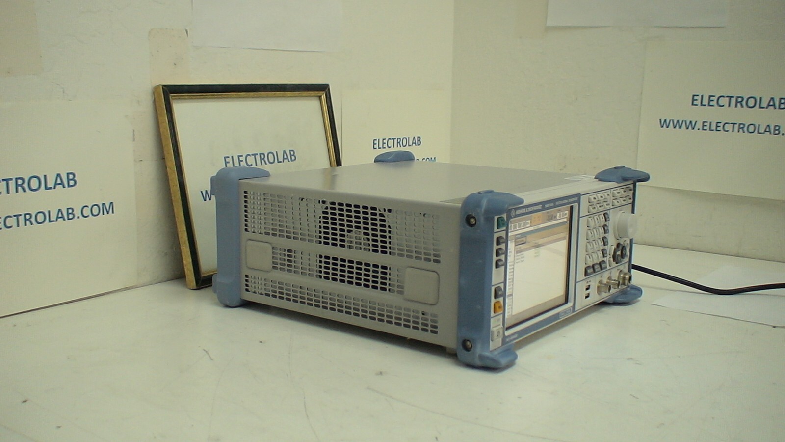 R&S (Rohde Schwarz) SMBV100A 9KHz-6GHz Vector Signal Generator opt:B10 ...