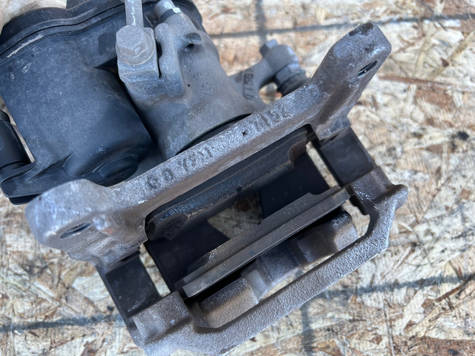 REAR LEFT PARKING BRAKE CALIPER ASSEMBLY 74K OEM 2018-2023 AUDI Q5 SQ5 ...