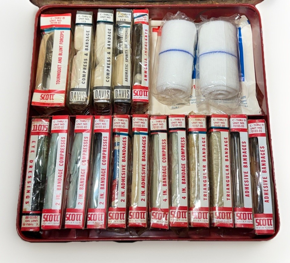 Vtg 1960's Davis/Scott Aviation No. 24 Metal First Aid Kit w/ Original ...