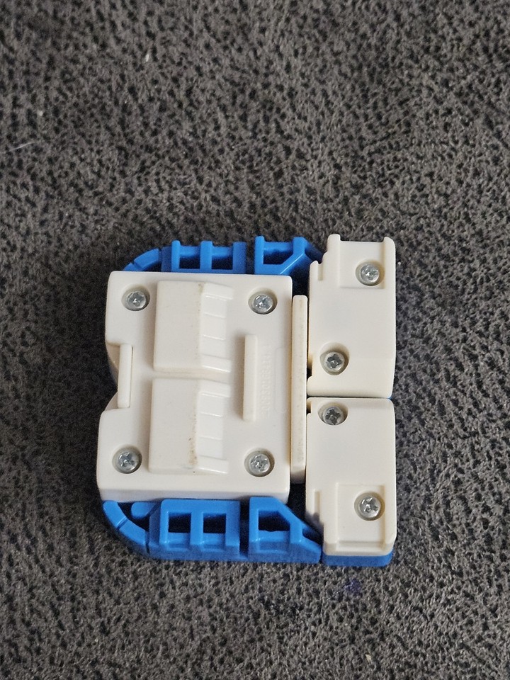 Alpha-Bots Alphabet Transforming Letter B Action Figure Lakeshore Toys ...