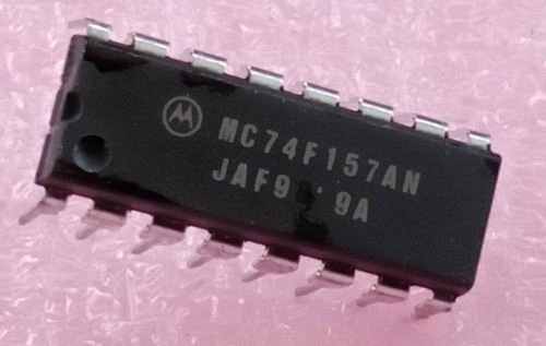 50x MC74F157N Motorola Quad 2Input Multiplexers Datum 74F157 74F Series ...