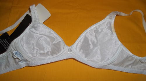 NEW Vintage Olga Petites Lacy Textures Bra 30B 32B White #32880 Padded ...