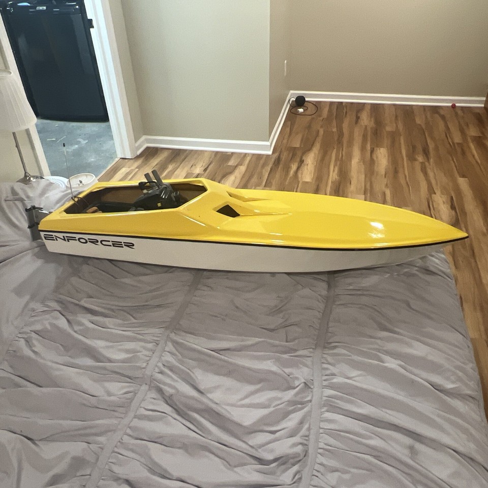 Enforcer MFG. CO. Yellow Super G RC Boat Zenoah Komatsu G230RC 2.8 HP ...