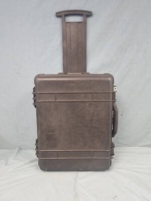 Pelican 1560 Waterproof Rolling Carry On Case Black good Condition no ...
