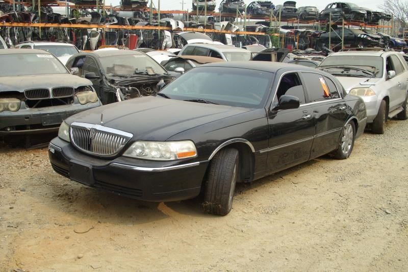 Lincoln Town Car 2005