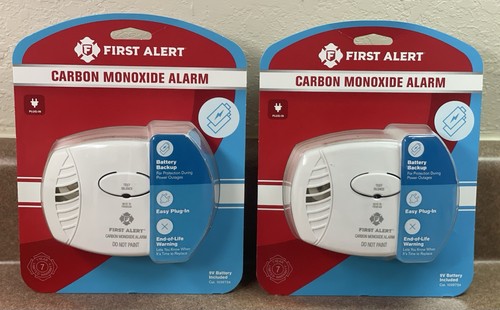 FIRST ALERT Plug-In Carbon Monoxide Detector W/ Battery Backup CO605- 2 ...