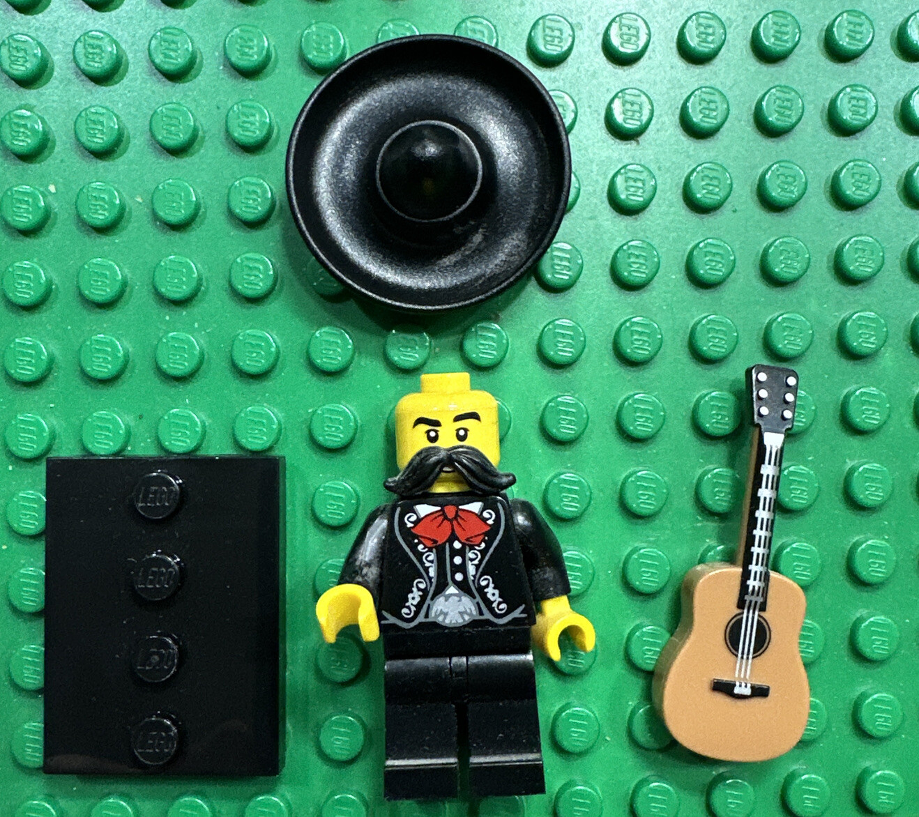 LEGO CMF Collectible Minifigures Series 16 - Mariachi Singer / Guitar ...
