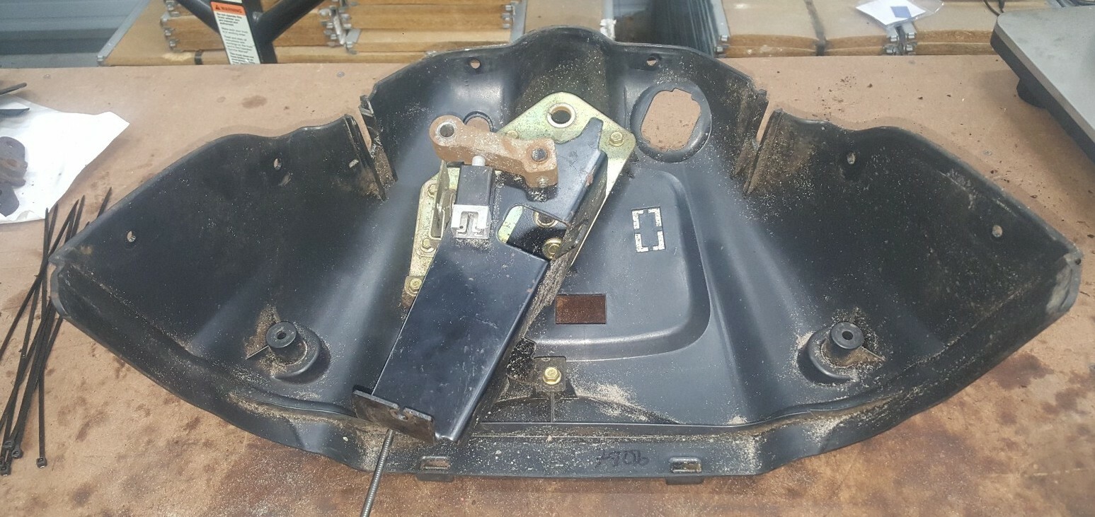 JOHN DEERE L110 Dash Assembly w/ Throttle and PTO Lever Assembly ...