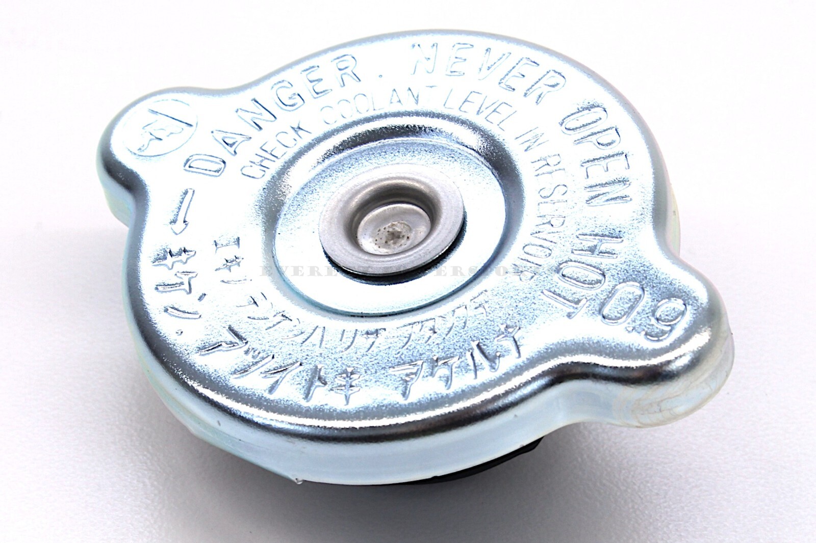 New Genuine Suzuki Radiator Cap 72-77 GT750 , 75-76 RE5 OEM Cap Lemans ...