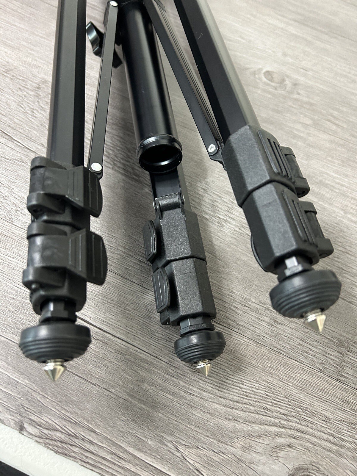 Archer Adjustable Camera Tripod. Adjust 25”-63”. With Carrying Case. | eBay