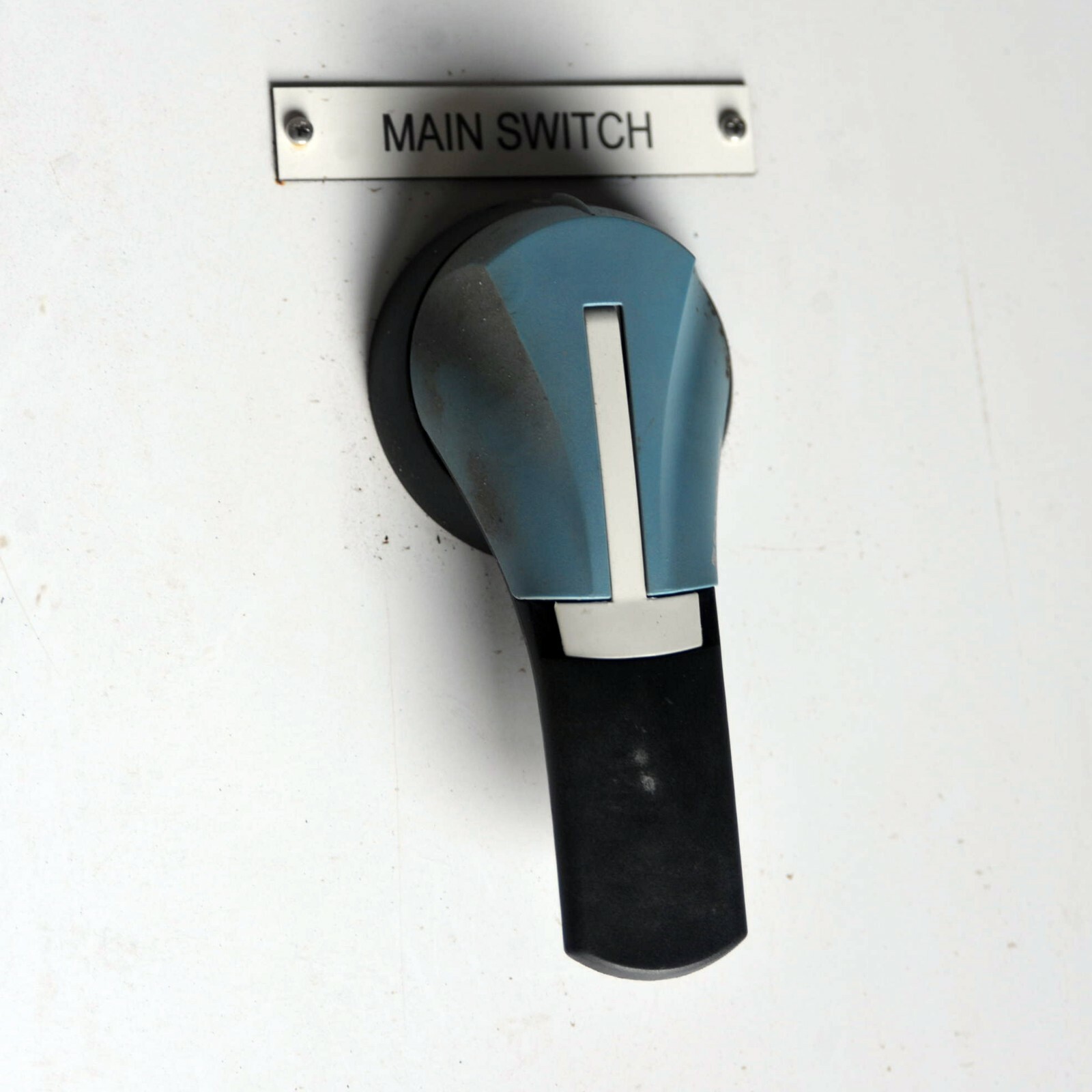 NHP Concept Premier Plus panel board 250A switch & bus distribution ...