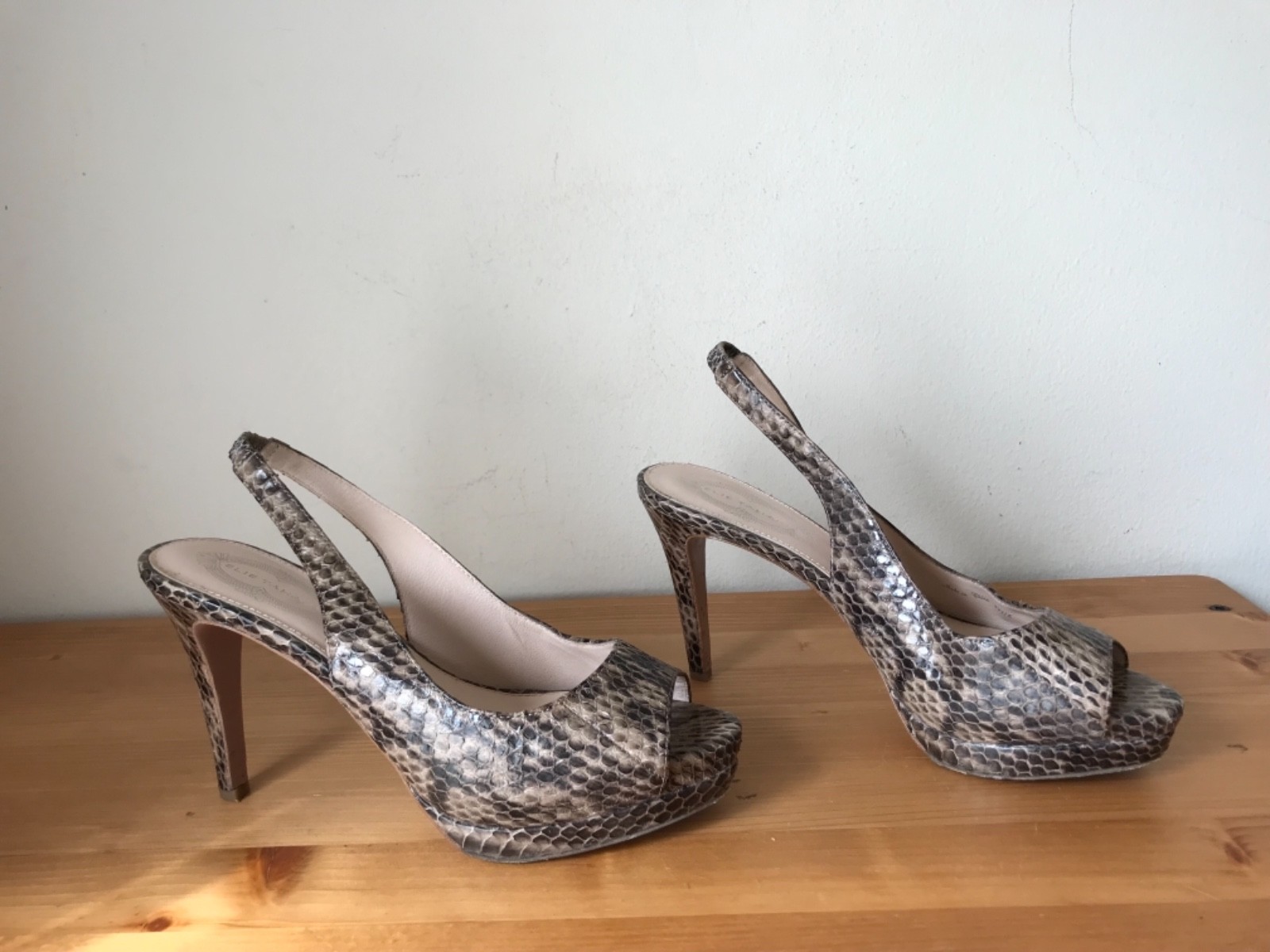 Elie Tahari Womens sz 7.5B snake skin peep toe slingback platform pumps ...
