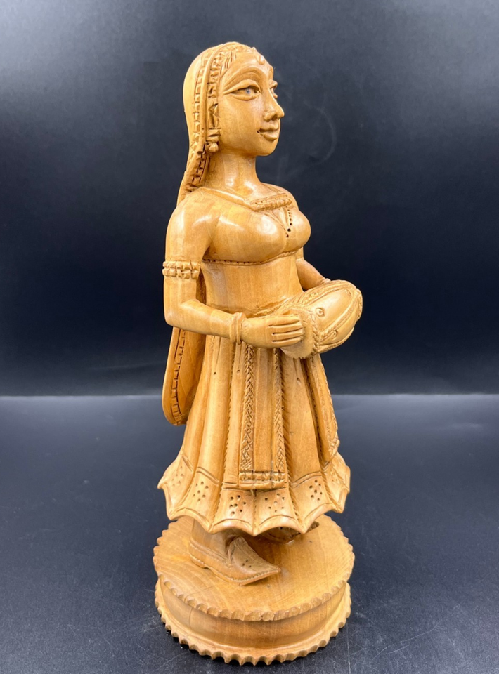 Di Legno Lady Con Dholak IN Mano,Intagliato a Mano Decor Tradizionale ...