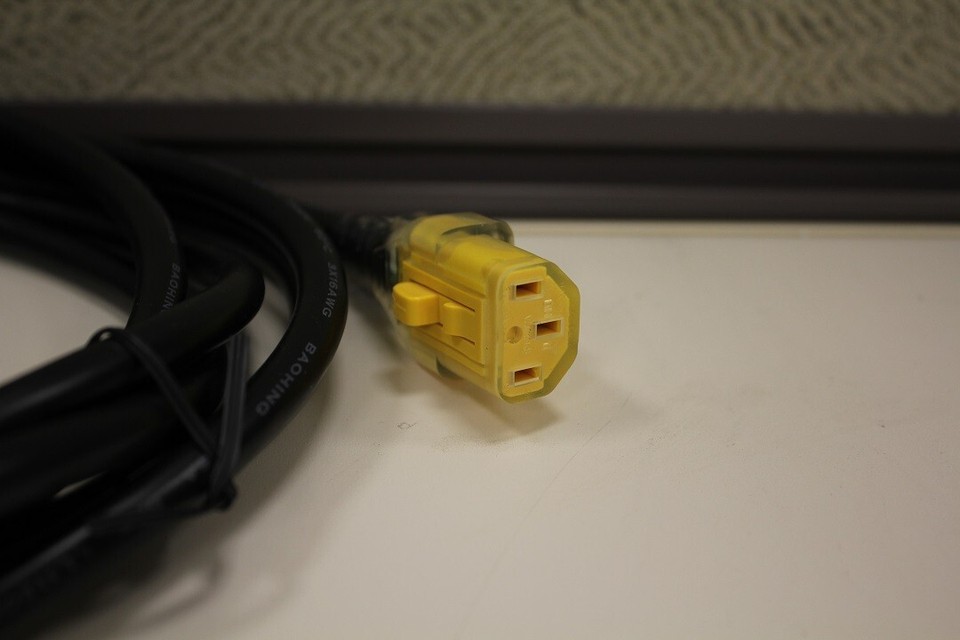 AC Power Cord, V-lock, USA, C13 Medical Grade, 13A, NEMA 5-15, black ...