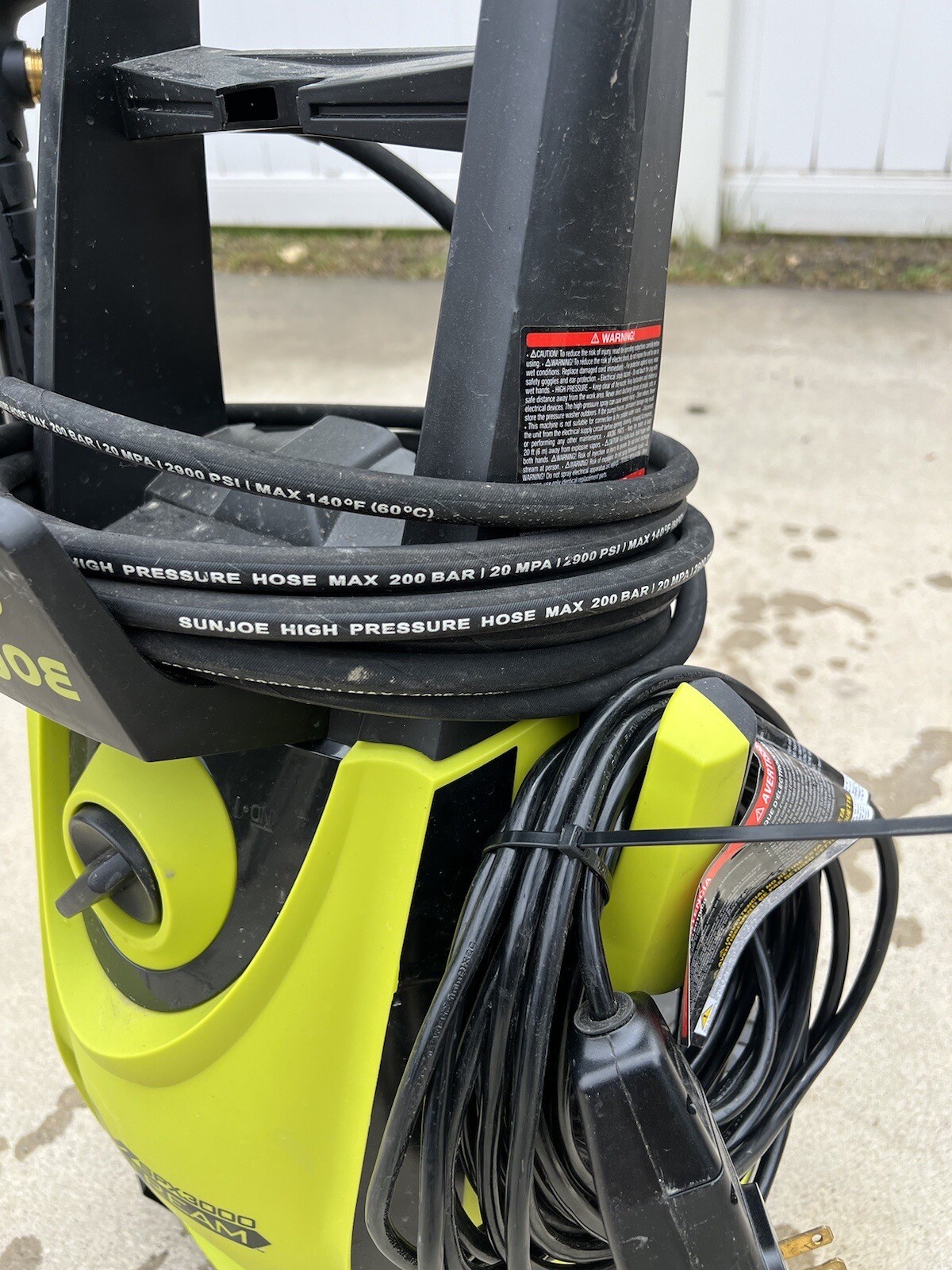 Sun Joe SPX3000-XT1 XTREAM 2200 PSI Electric Pressure Washer (with ...