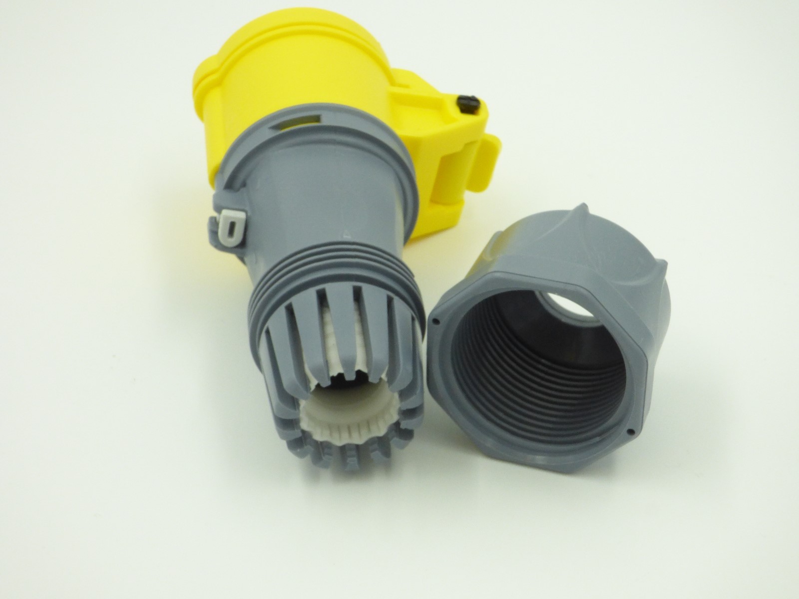 110V INDUSTRIAL COMMANDO SOCKET 3 PIN CONNECTOR see our shop for more ...