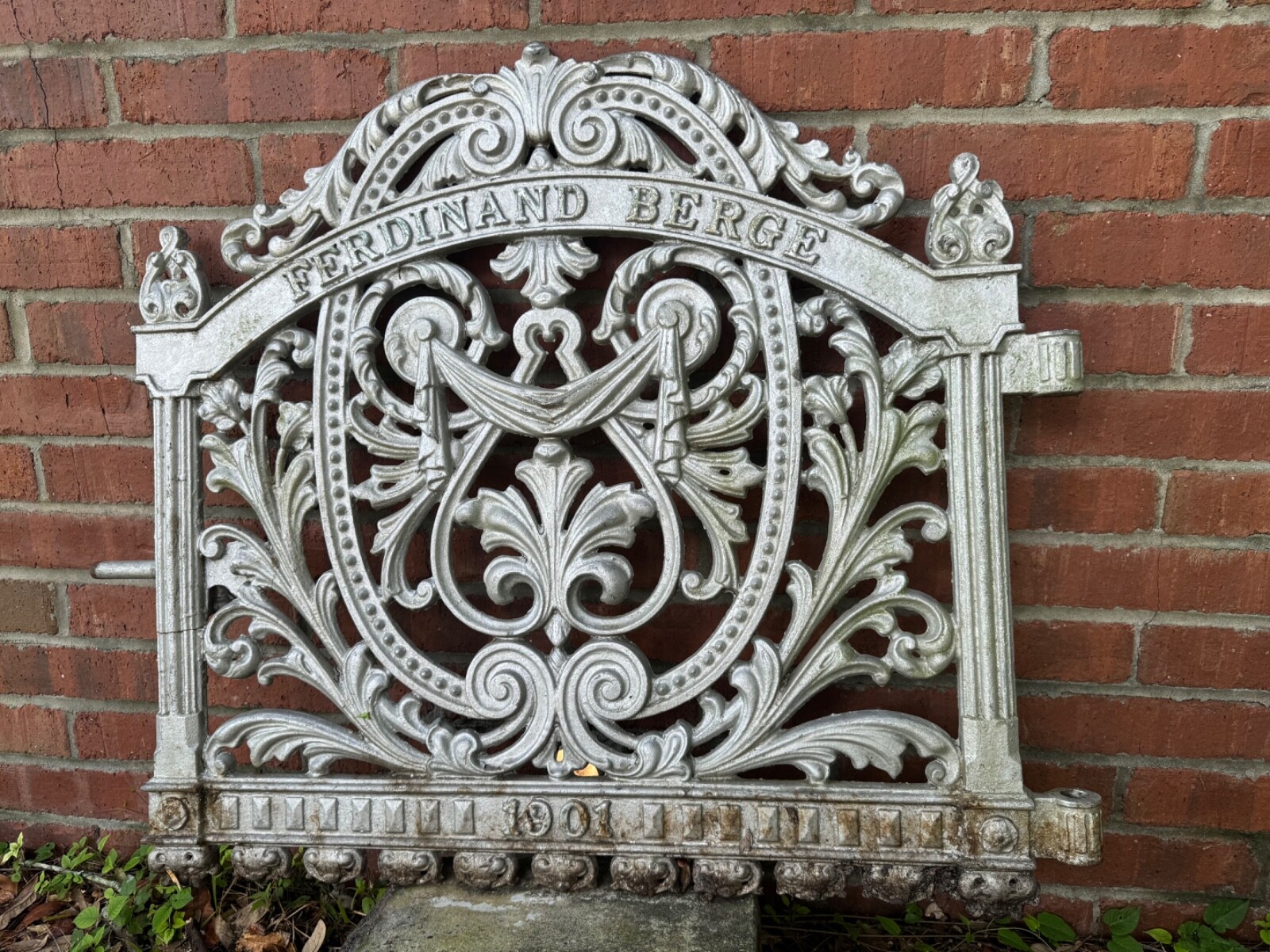 1901 Victorian Cast Iron Cemetery Gate | eBay