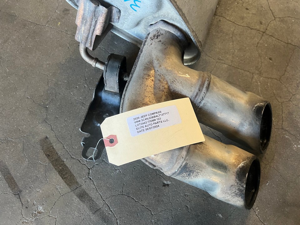 17-21 JEEP COMPASS REAR EXHAUST MUFFLER REAR EXHAUST MUFFLER W/PIPES ...