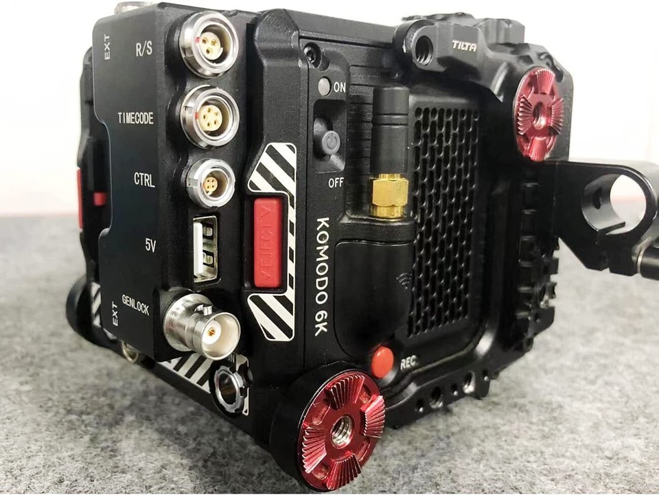 B-Box RED KOMODO EXT 9pin R/S（3pin）Time code(5pin)CTRL(4pin)5V (USB ...
