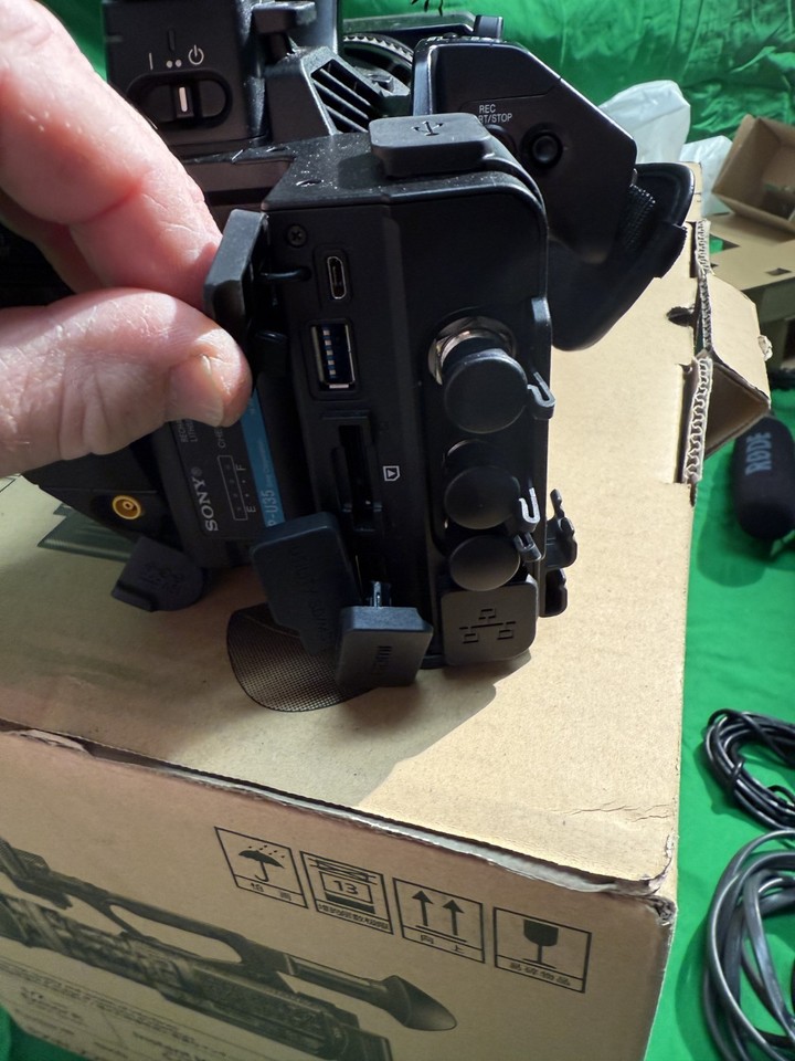 Sony PXW-Z280 4K 3-CMOS 1/2-inch Sensor XDCAM Camcorder - Z280 - Only ...