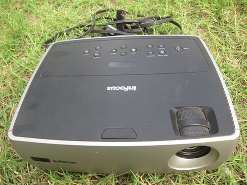 Vintage Infocus IN24 DLP Projector 800x600 1700 Lumens Pre-Owned Needs ...