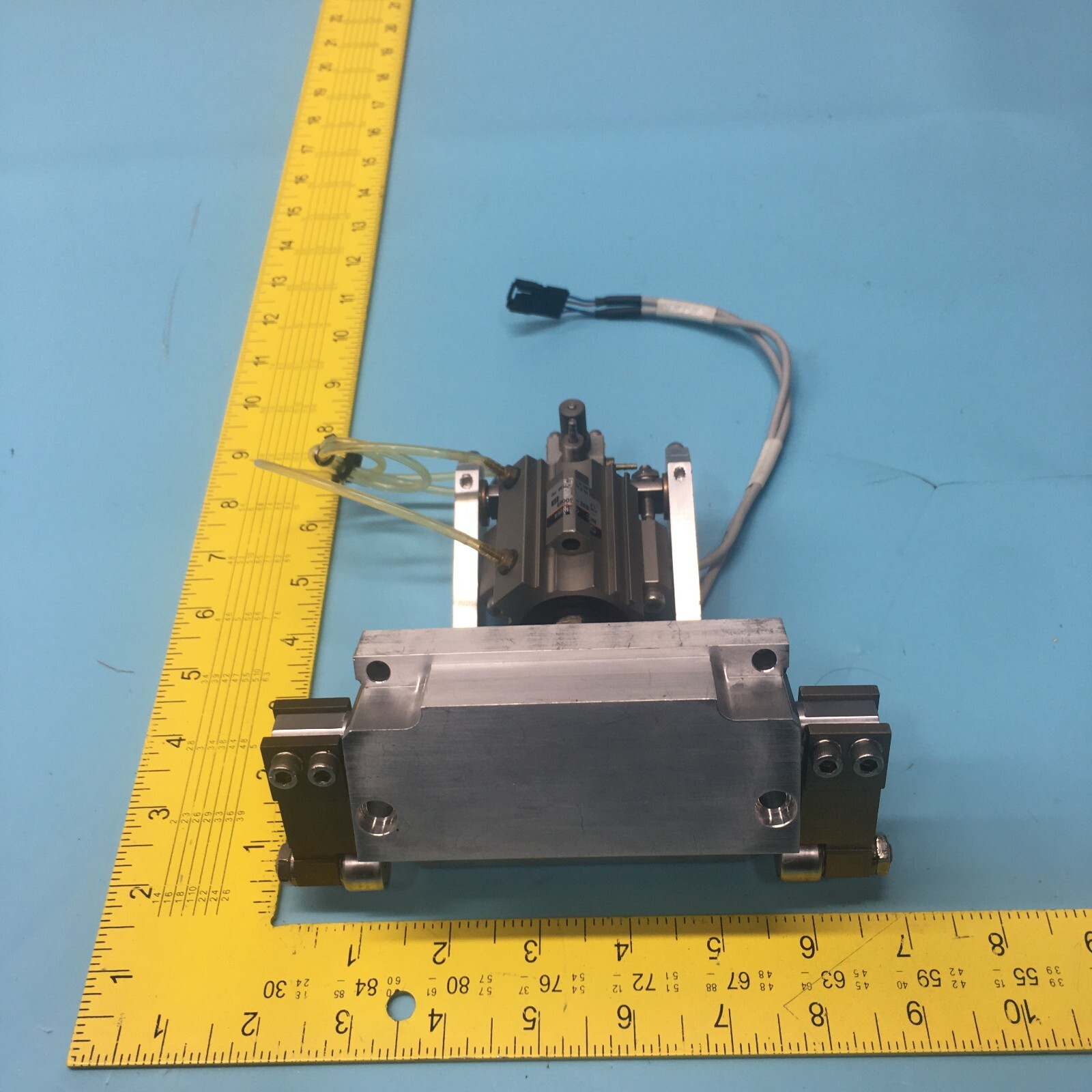 AMAT 0010-70321 SLIT VALVE ACTUATOR GATE ASSEMBLY P5000, 130248 | eBay