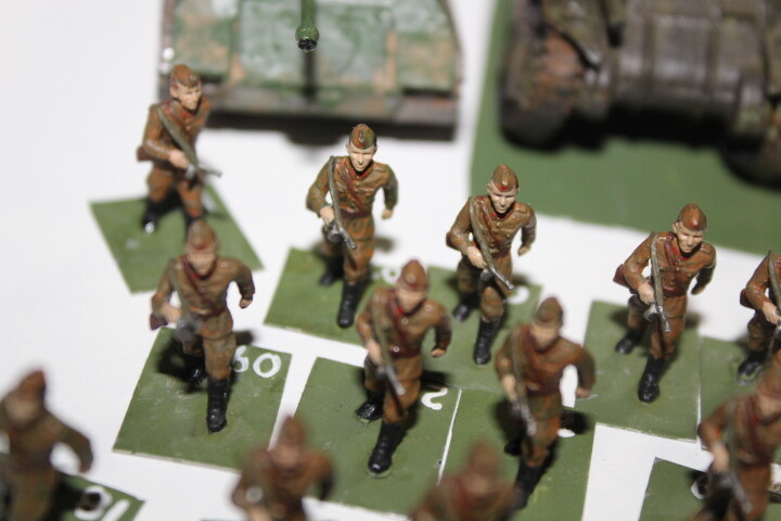 15MM Miniatures Painted Lot (33) WWII Soviet Soldiers 5 Tanks Plastic ...