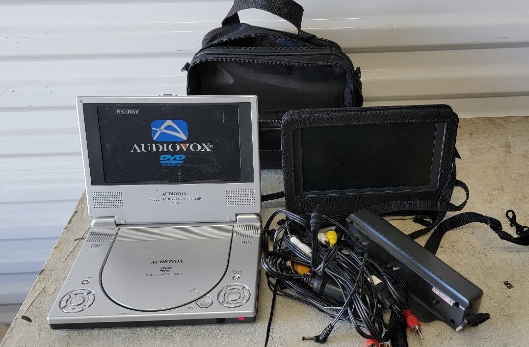 Audiovox D1708 Portable DVD Player (7") With Carrying Case 44476017148 ...