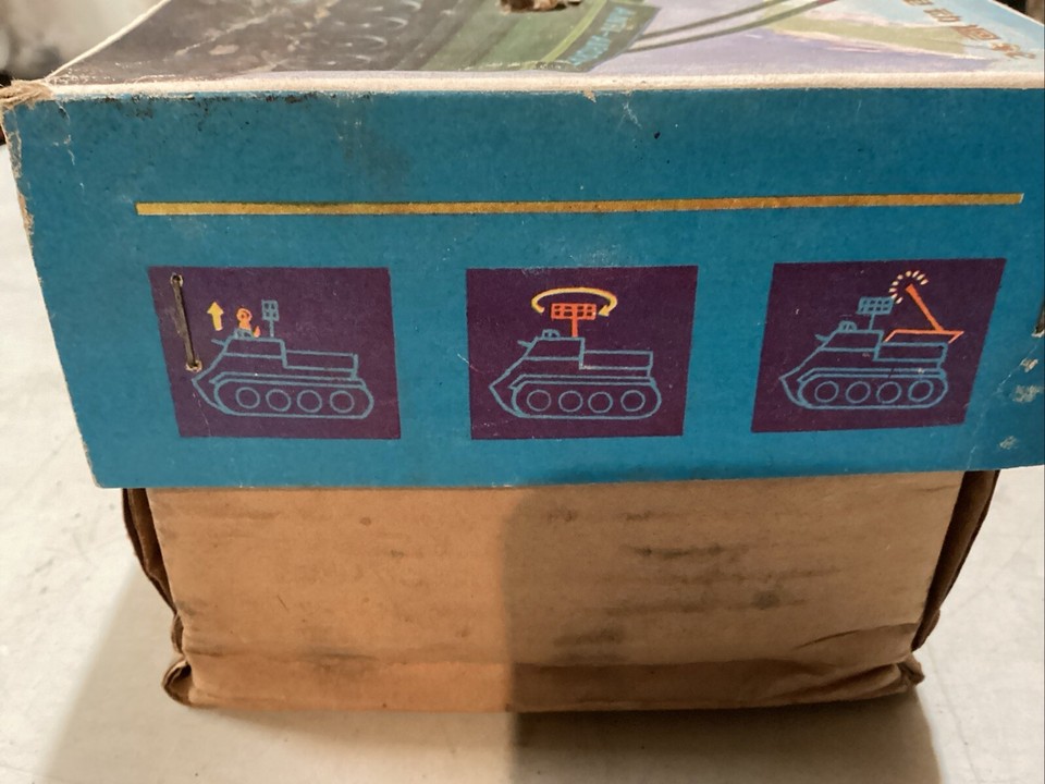 Vintage Gyro Action Anti-Aircraft Tin Tank Battery Operated Toy in Box ...