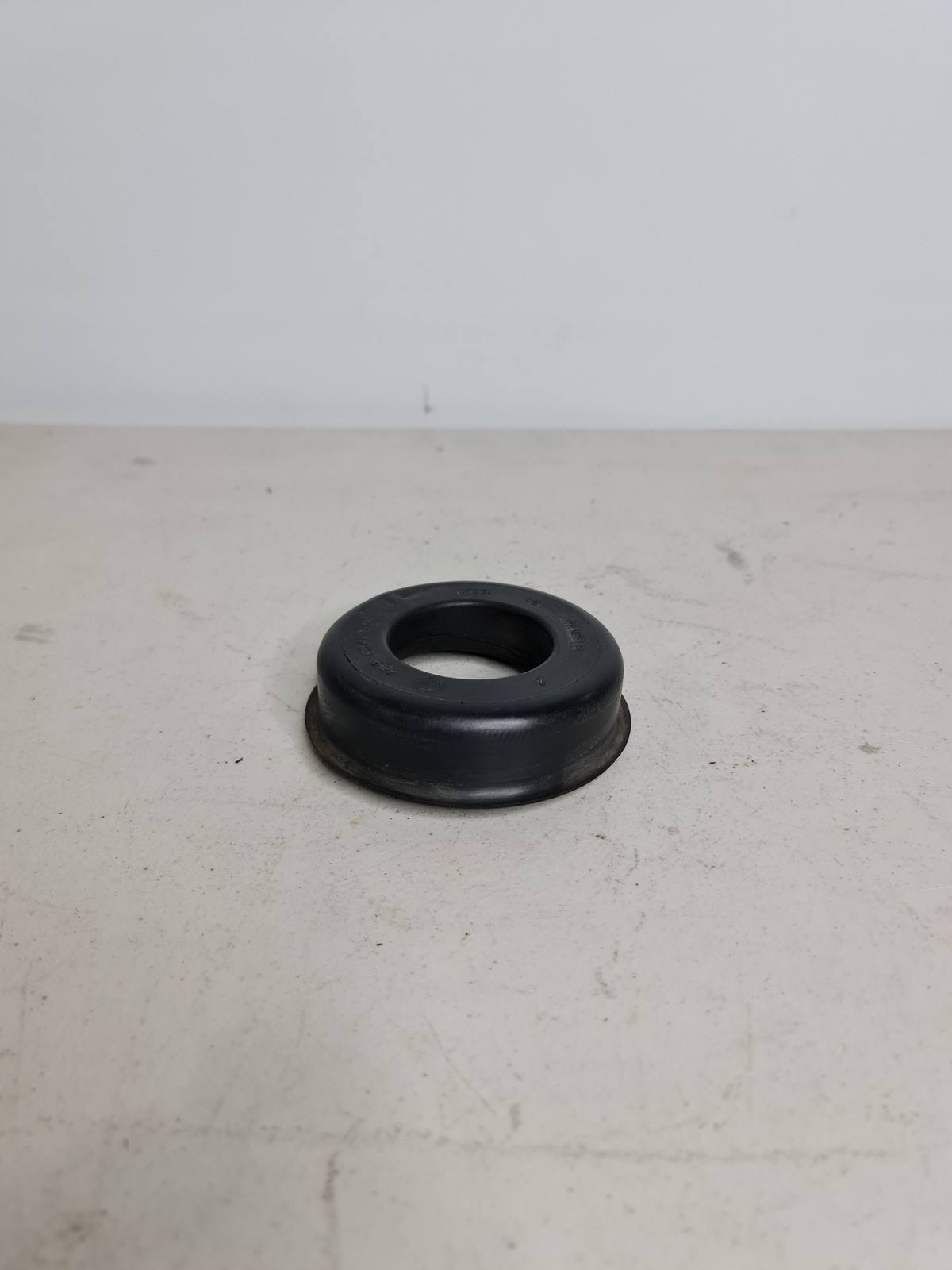 2006-2020 BMW 33-53-6-764-419 BMW 33536764419 Upper Spring Pad 6764419 ...