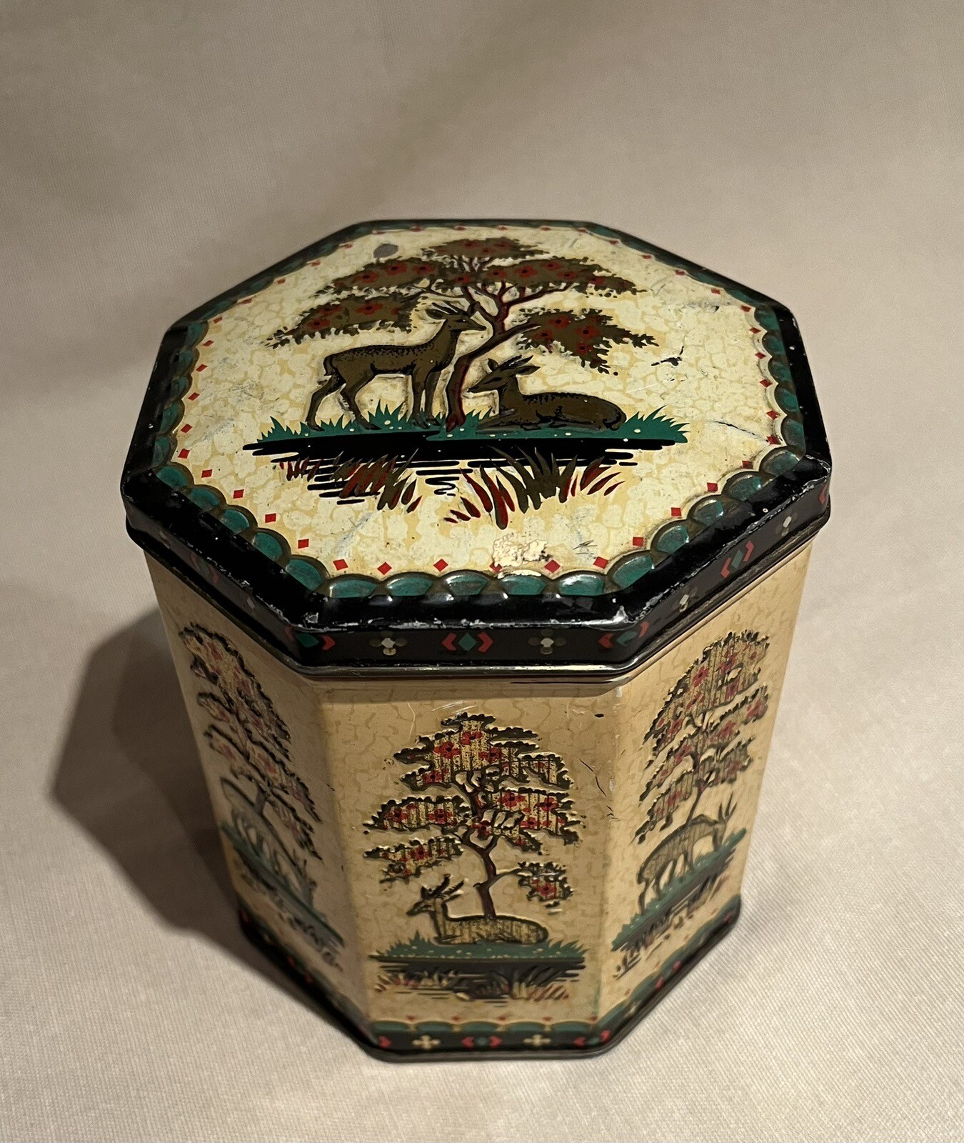 VINTAGE PEEK FREAN LONDON ENGLAND DEER TREES BISCUIT TIN 5"T-4.75 ...