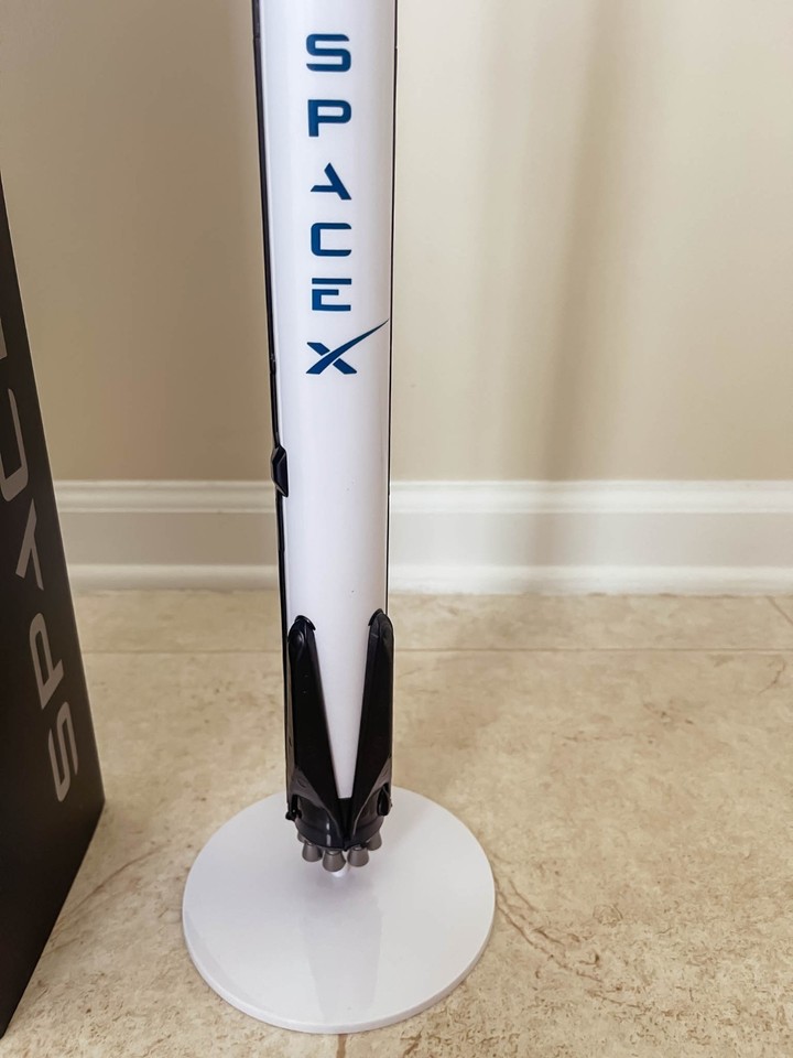 SpaceX Falcon 9 Crew Dragon Flying Model Rocket 1:100 Scale | eBay