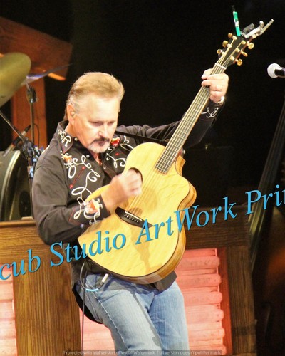 Original MARTY ROE Diamond Rio @ Grand Ole Opry 2017 Action Pic Var Sz ...