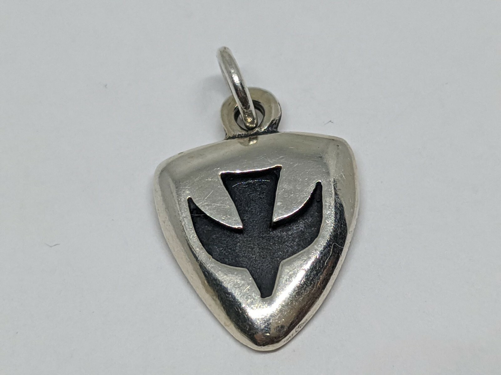 James Avery retired shield - town-green.com