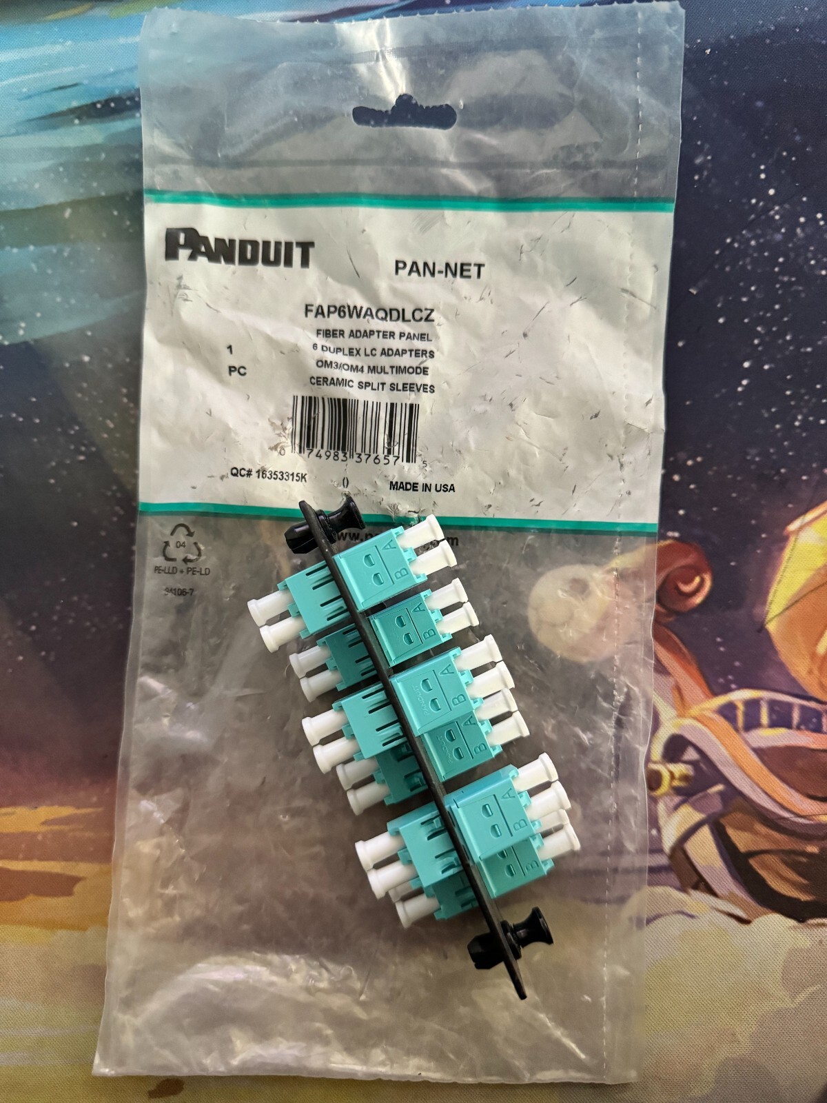 Panduit FAP6WAQDLCZ Optical Fiber Adapter Panel The packaging has been ...