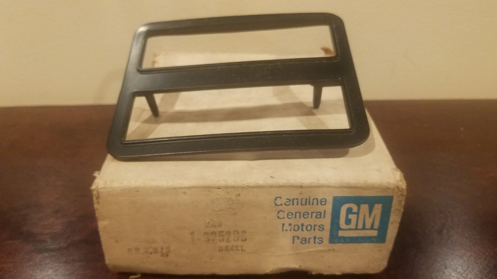 NOS Part Number 325296 GM Side Marker Light Bezel 73-77 Chevelle Right ...