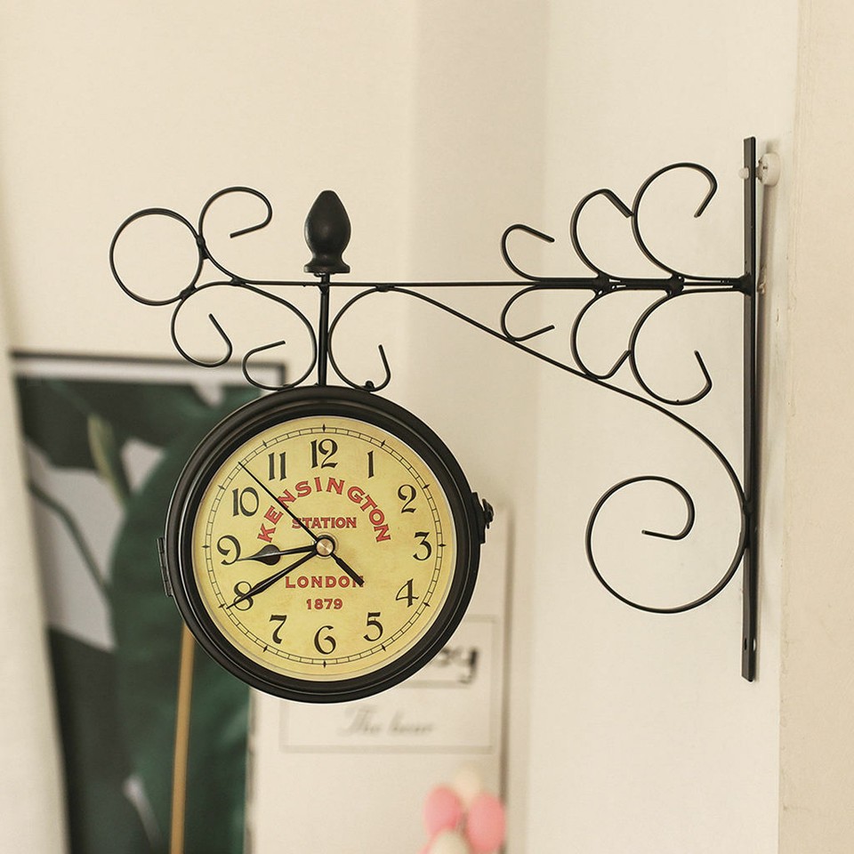 Art Design double-sided wall clock station bracket for hallway decor ...