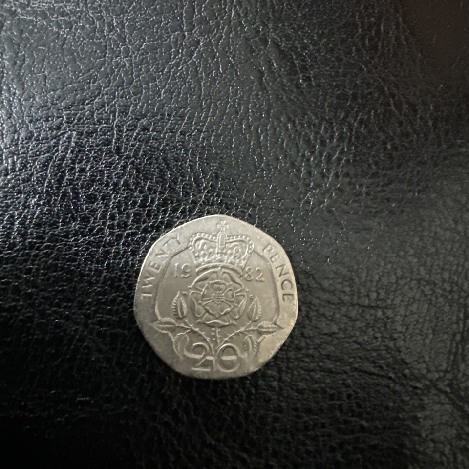**GENUINE** 1982 20p Twenty Pence Coin **ORIGINAL FIRST YEAR MINT** | eBay