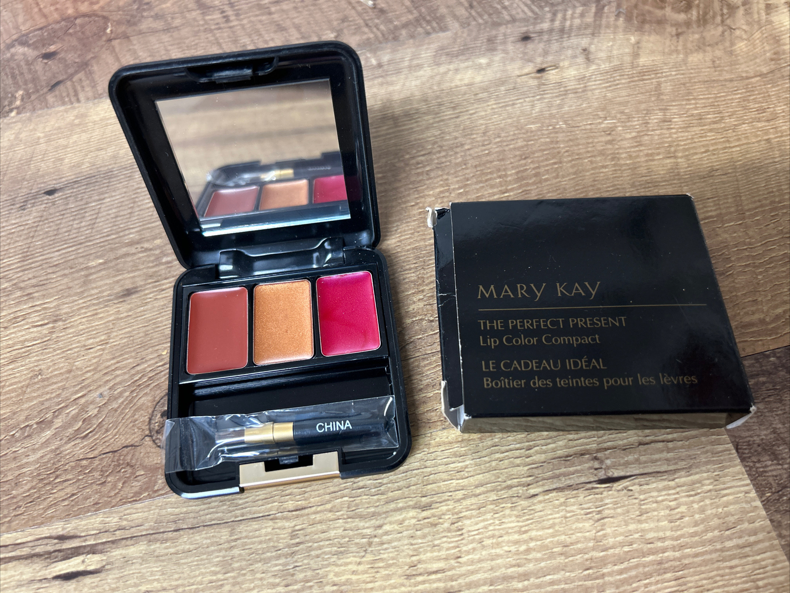 Mary Kay The Perfect Present Lip Color Compact Cinnamon Twist Gold Dust ...