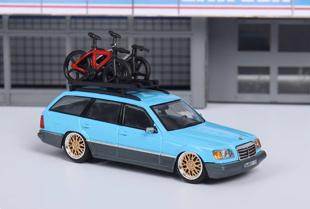 CR Mortal 1:64 Baby Blue VIP S124 E300 Wagon Bike Model Diecast Metal ...