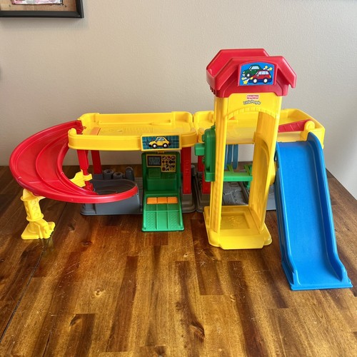 FISHER PRICE LITTLE PEOPLE Ramps Around Garage with sounds | eBay