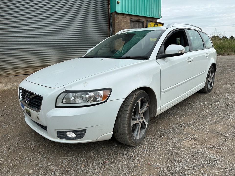 Volvo V50 1.6 Diesel Turbo Inlet Intake Pipe Hose | eBay