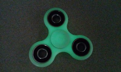 Fidget Spinner GLOW IN THE DARK Triangular Tri Spinner Handspinner ...