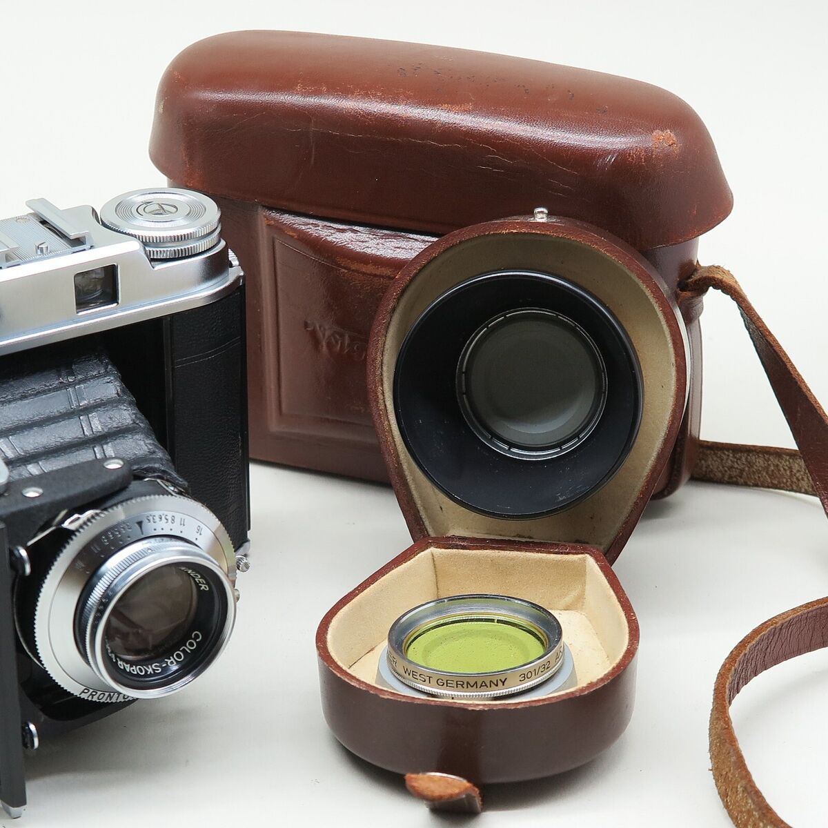 Voigtländer Perkeo E III w/Skopar f/3.5 80mm - Accs. - Fine Voigtländer Perkeo E III w/Skopar f/3.5 80mm - Accs. - Fine