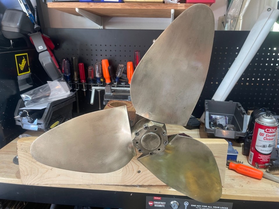 PYI Max-Prop 3 bladed feathering boat propeller, 1-3/8” shaft, 9-3/8 ...