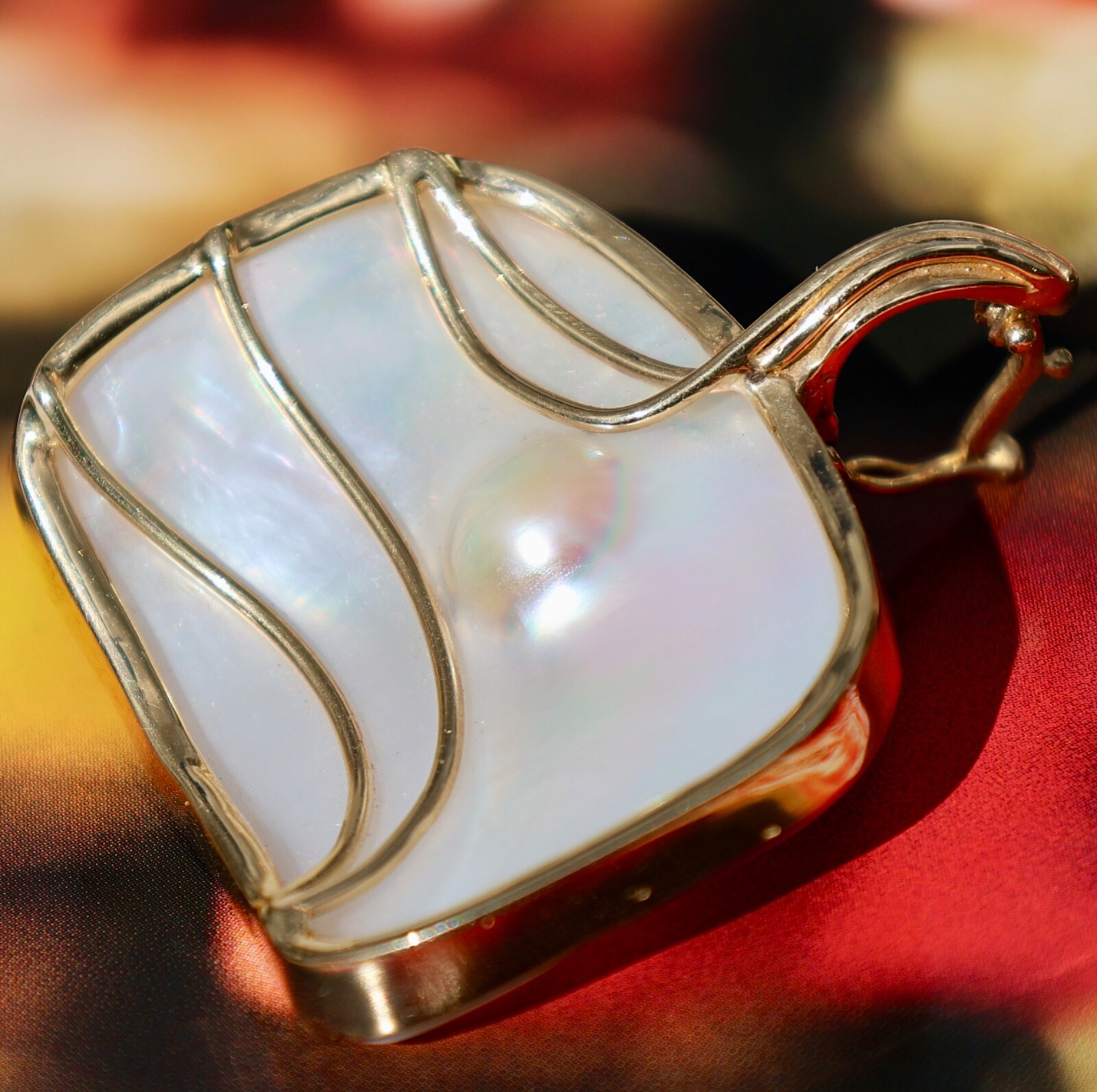 14K GOLD 12.8grams HEAVY GOLD FRAME MOTHER OF PEARL M… - Gem