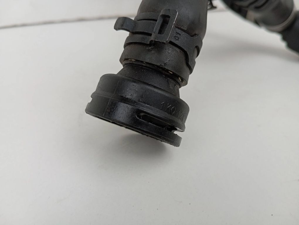 Audi A4 S4 B9 2018 Petrol engine water coolant pipe hose 8W0122449BG ...