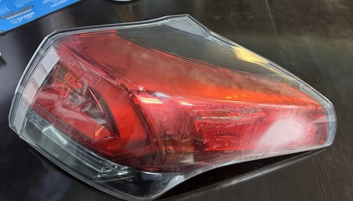 2016-2018 TOYOTA RAV-4 REAR OUTER RIGHT PASSENGER SIDE TAIL LIGHT LAMP ...