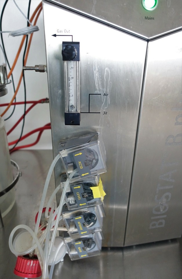 SARTORIUS BIOSTAT B PLUS BENCHTOP FERMENTOR/ BIOREACTOR 8843414 w 5L ...