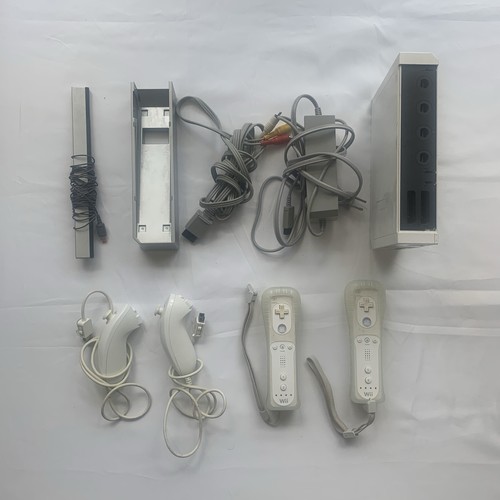 Nintendo wii game console With 2 Remotes (Tested And Verified Working ...